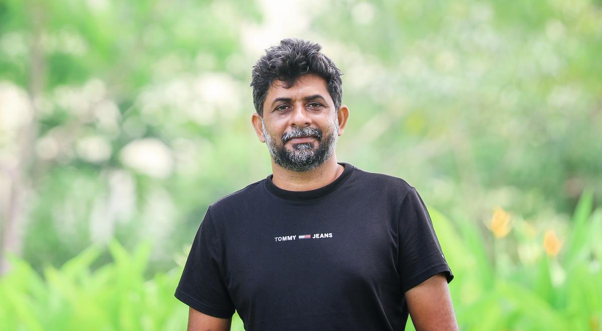 Writer Shahi Kabir on turning director with ‘Elaveezhapoonchira’ - The Hindu